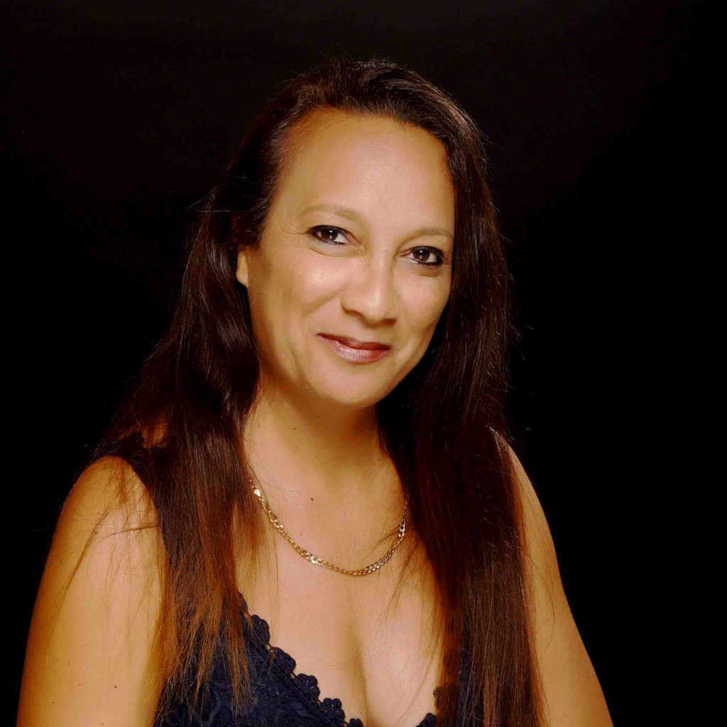 Sharon Thomas - Ushombi