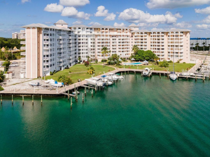 Harbor House Towers 1BR Ocean View Condo - Ushombi